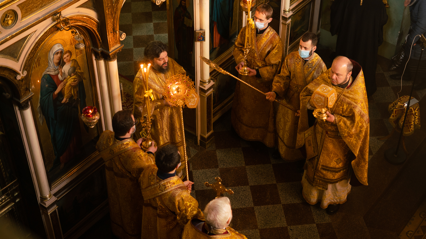 Lviv, Ukraine, photos show the rift in Orthodox churches over Russia's ...