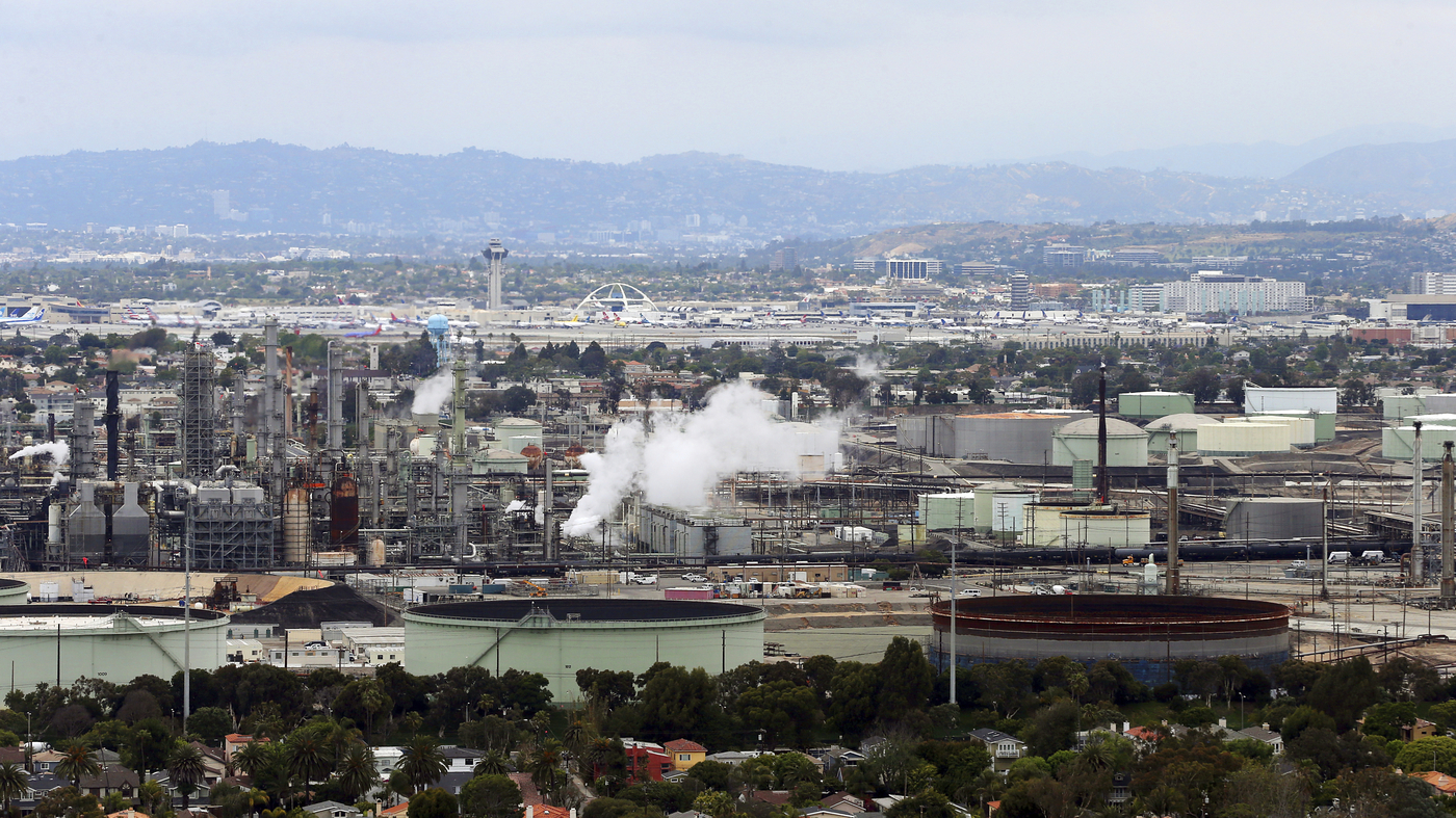 Redlined areas see higher levels of air pollution many decades later : NPR