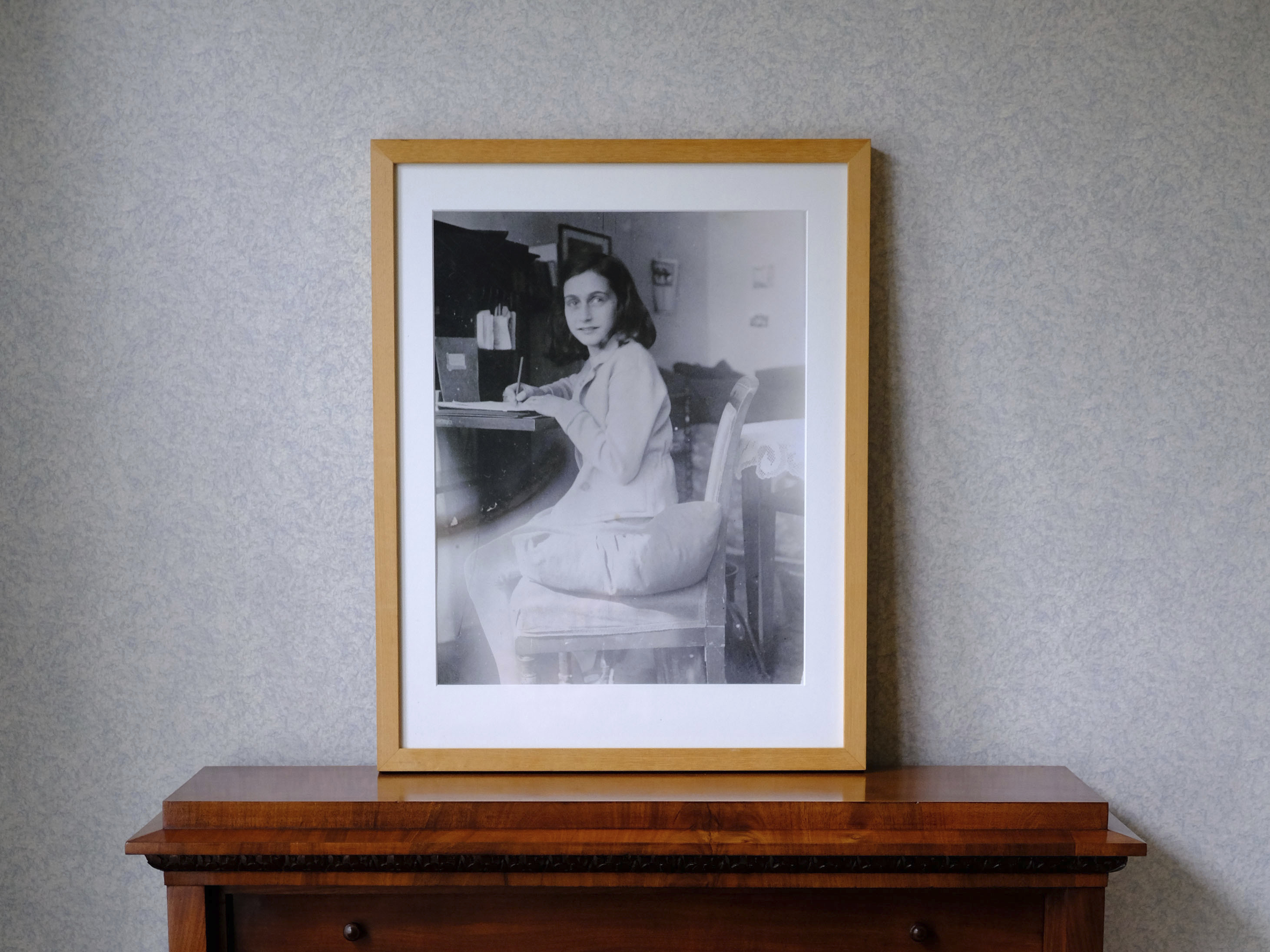 A Dutch publisher is pulling an investigative book on who betrayed Anne ...