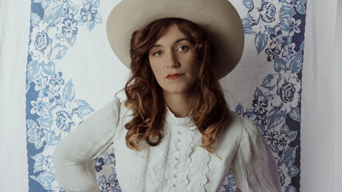 Hear a performance from Sierra Ferrell at AMERICANAFEST 2021 : World ...