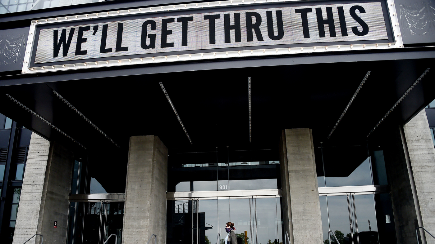 People are developing trauma-like symptoms as the pandemic wears on : NPR