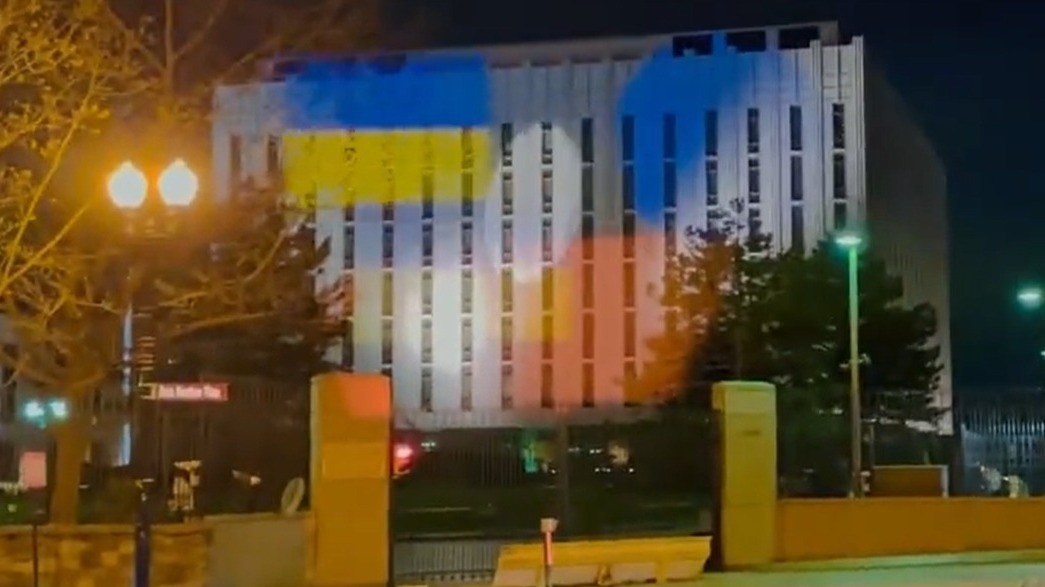 Activists projected a giant Ukrainian flag on Russia's D.C. embassy ...