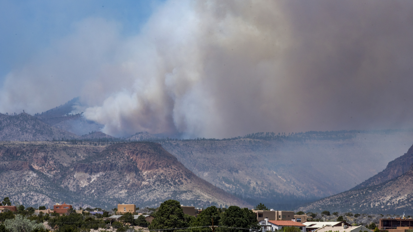 New Mexico wildfire: Crews brace for strong winds : NPR