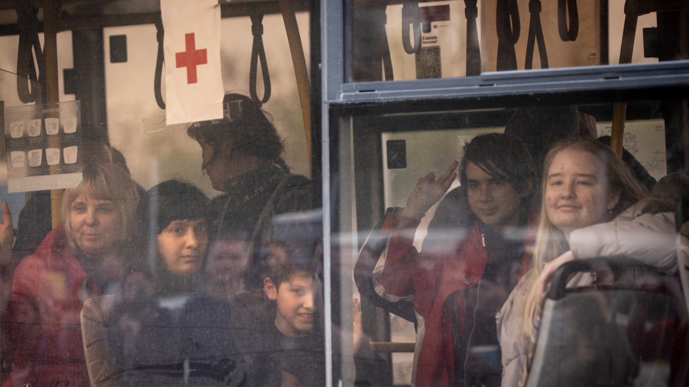 Evacuees from Mariupol describe how they survived inside the Azovstal ...