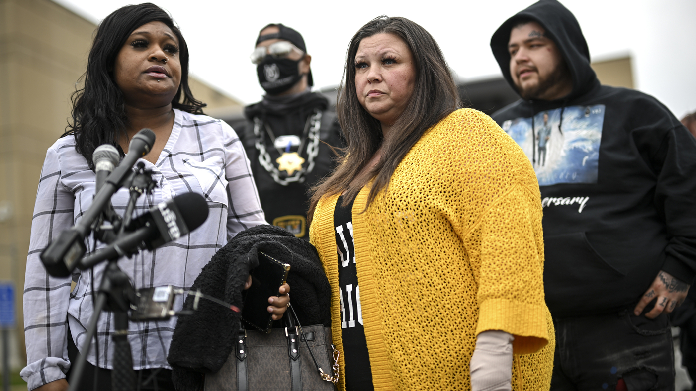 Daunte Wright's mother was detained after recording a traffic stop : NPR