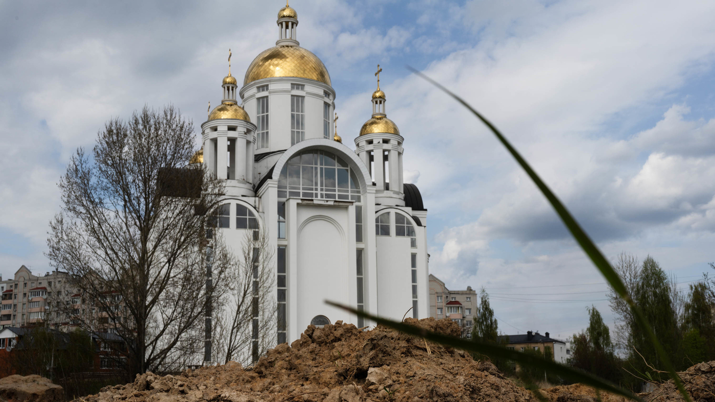 Kyiv residents begin to find calm after Russian forces' retreat : The ...