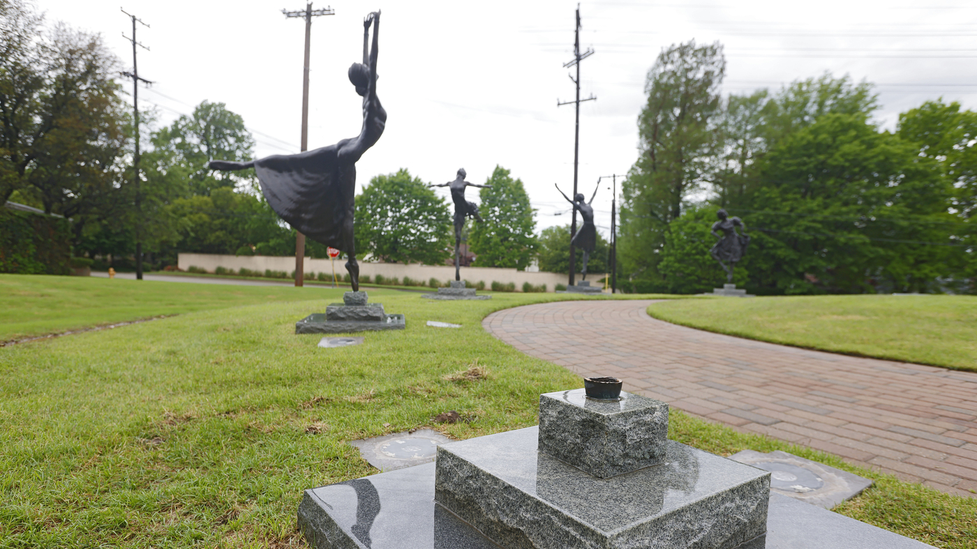 A statue of a Native American ballerina that was stolen will be ...