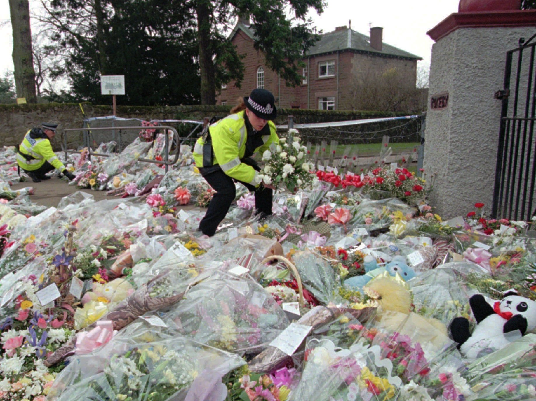 In Britain, it took just one school shooting to pass major gun control ...