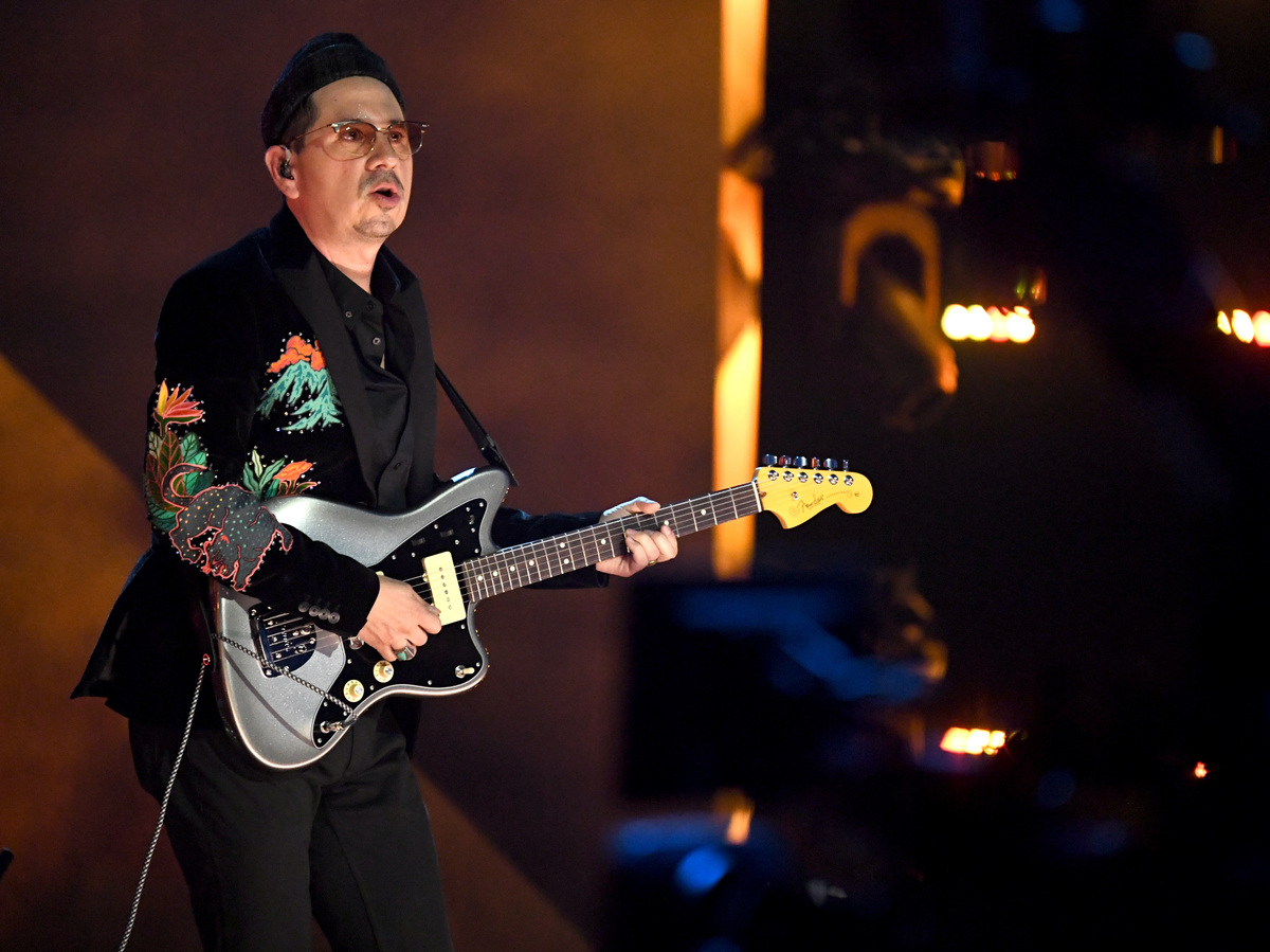 Adrian Quesada pays psychedelic tribute to boleros in his new album : NPR