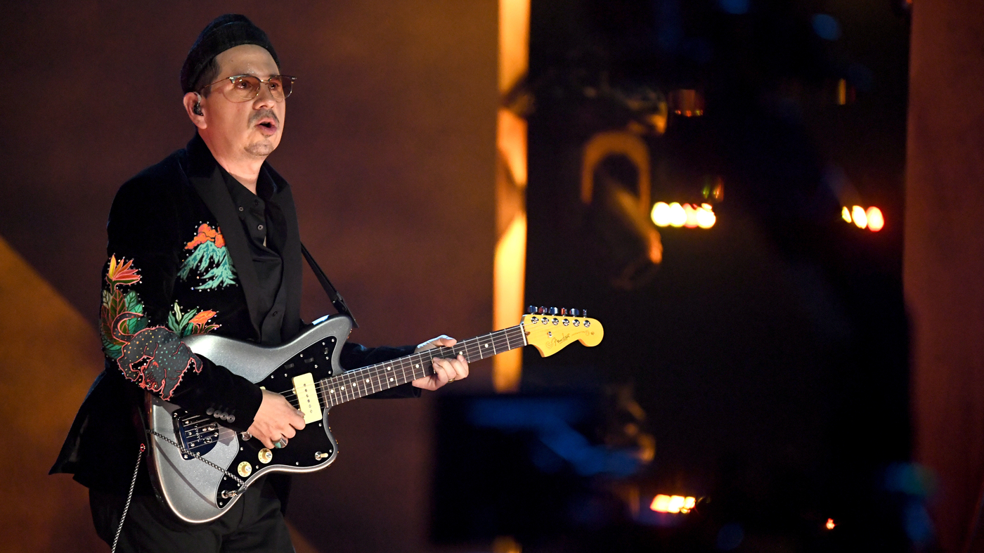 Adrian Quesada pays psychedelic tribute to boleros in his new album : NPR