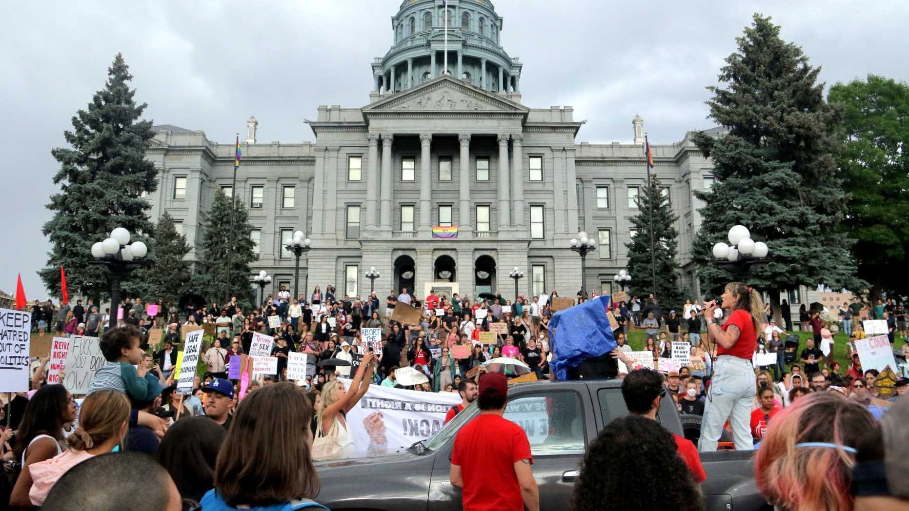 Photos: See reactions to the Roe v. Wade decision across the U.S. : The ...