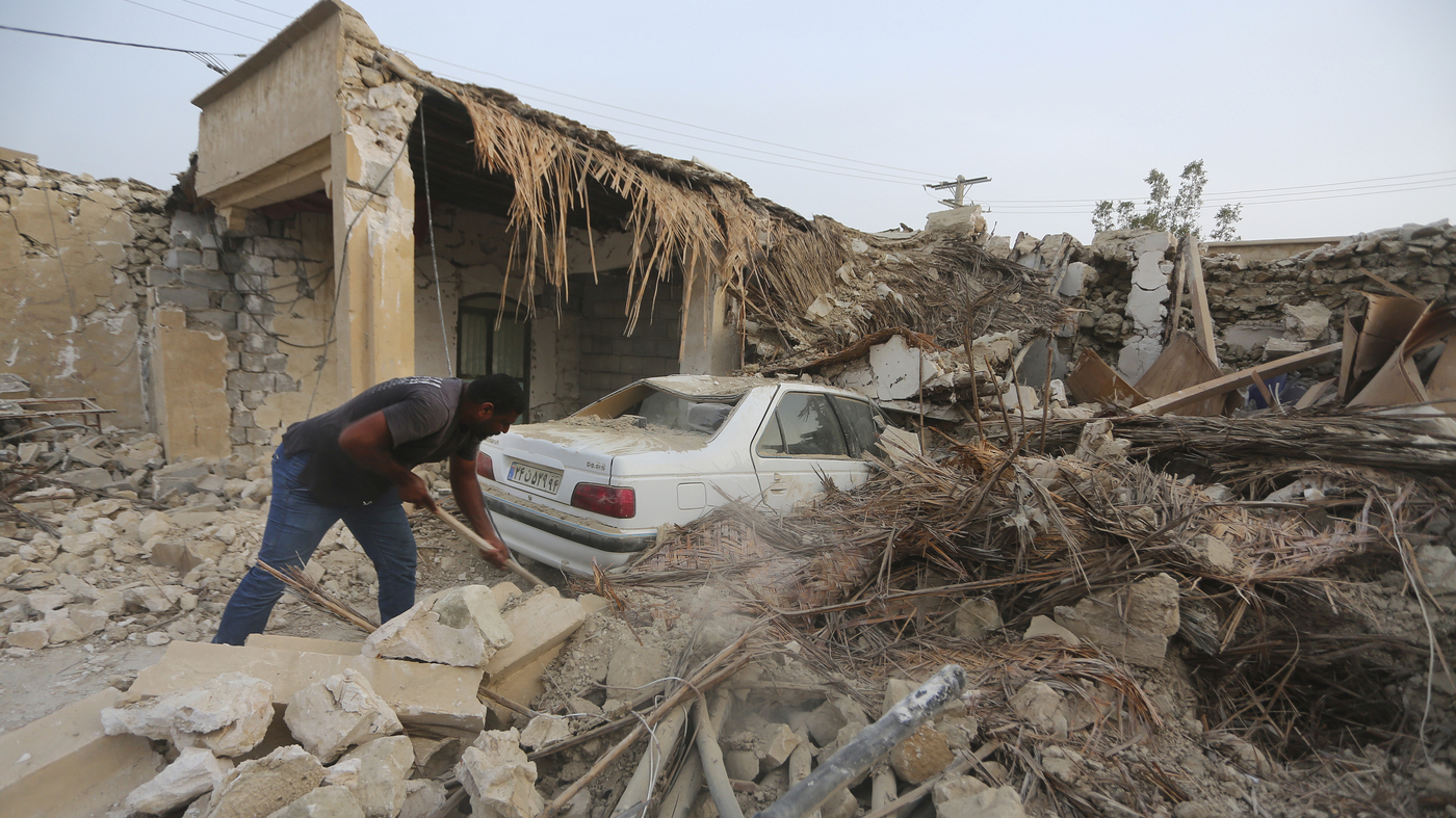 A strong earthquake has killed at least 5 in southern Iran : NPR