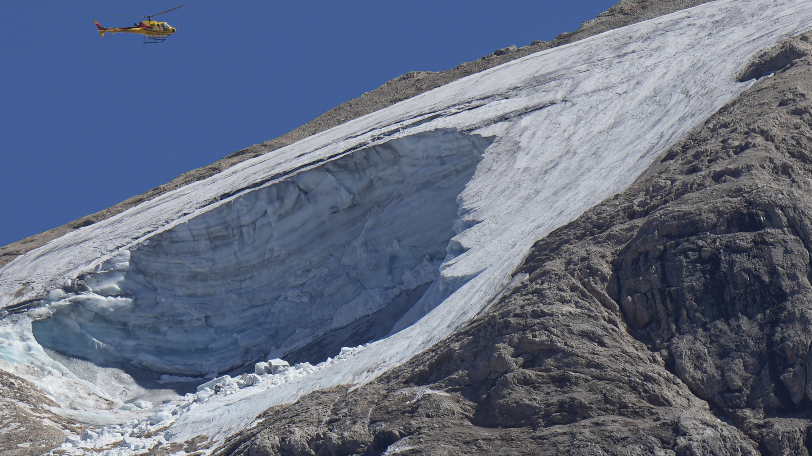 Alpine avalanche in Italy leaves 7 known dead : NPR