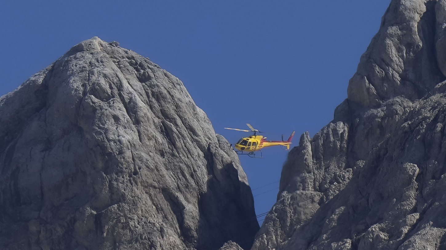 Alpine avalanche in Italy leaves 7 known dead : NPR