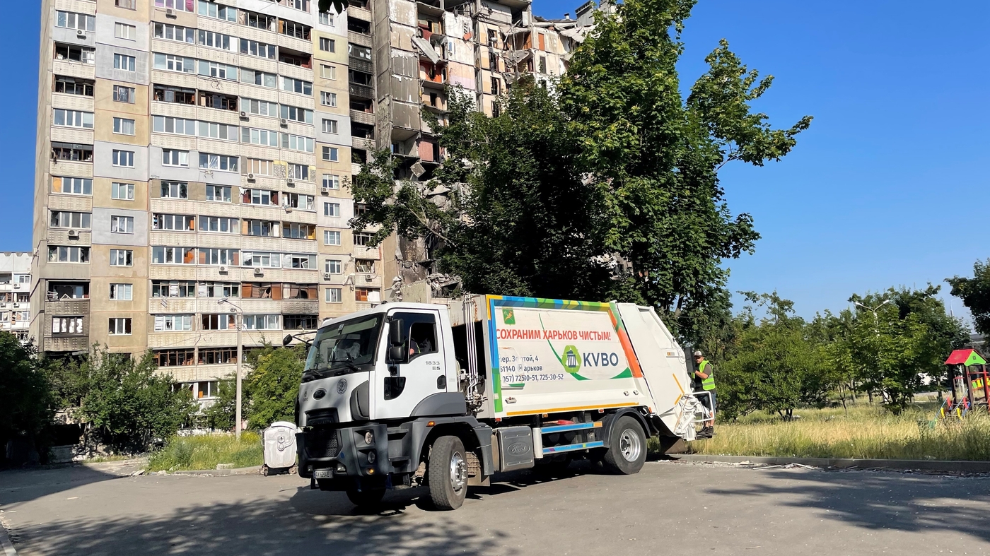 There's a war on, but Ukraine's trash collectors still have a job to do ...