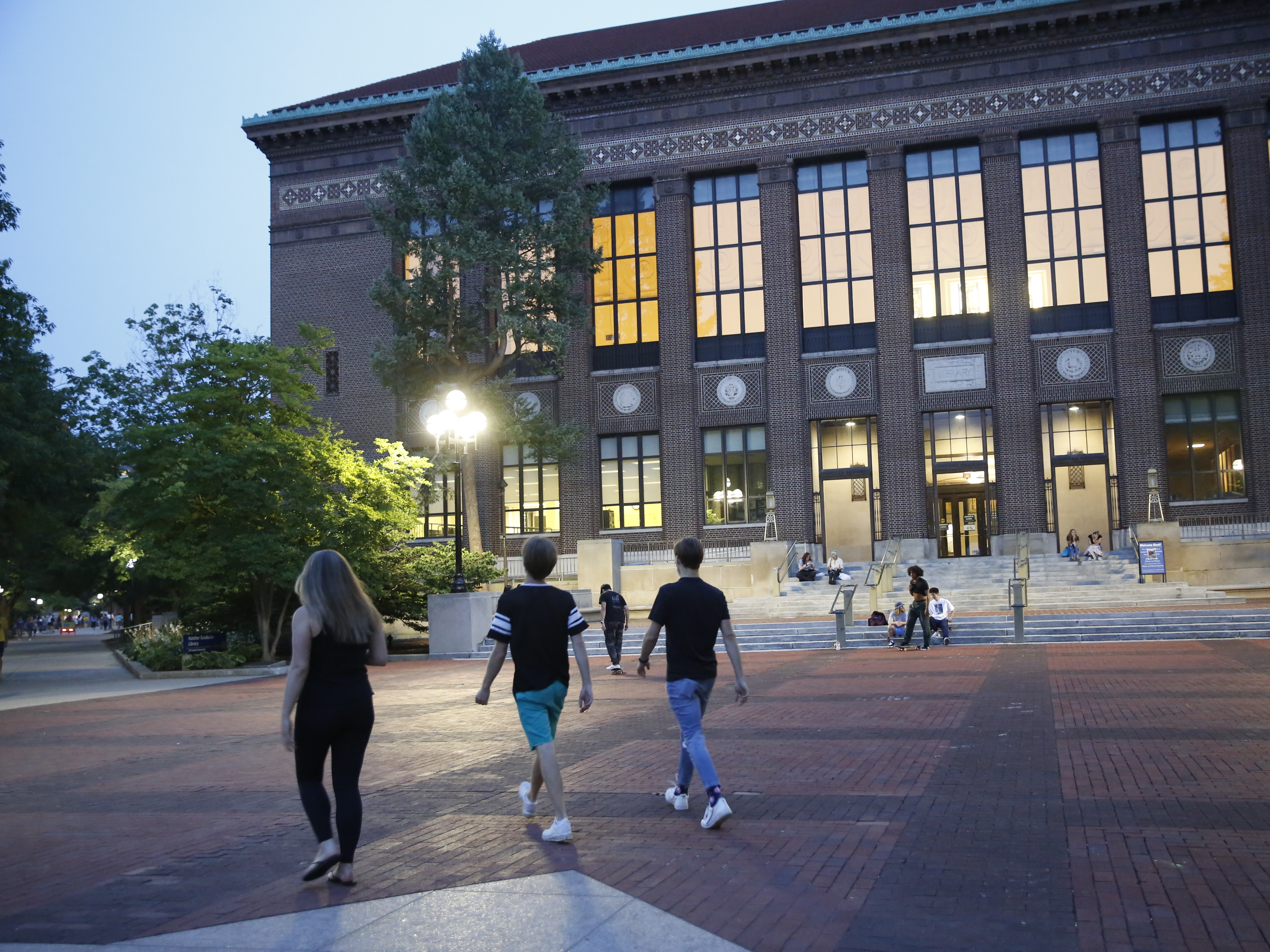 Colleges navigate confusing legal landscapes as new abortion laws take ...