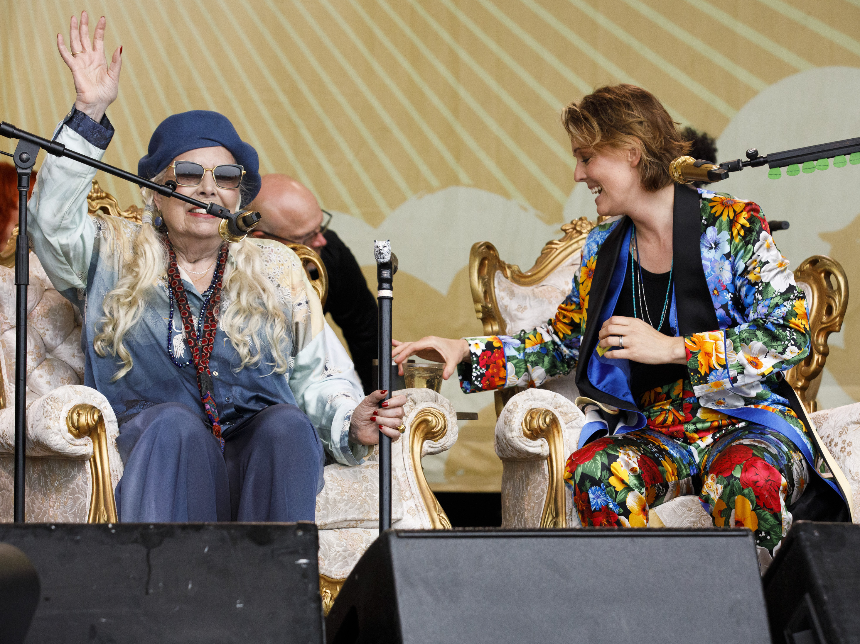 Joni Mitchell sings, steals show with surprise Newport Folk Festival ...