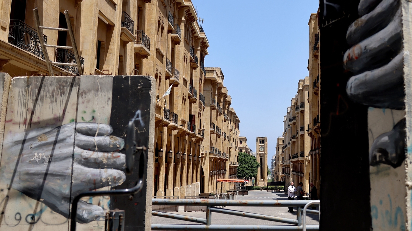 Beirut bank hostage taker is hailed as hero during Lebanon's economic ...