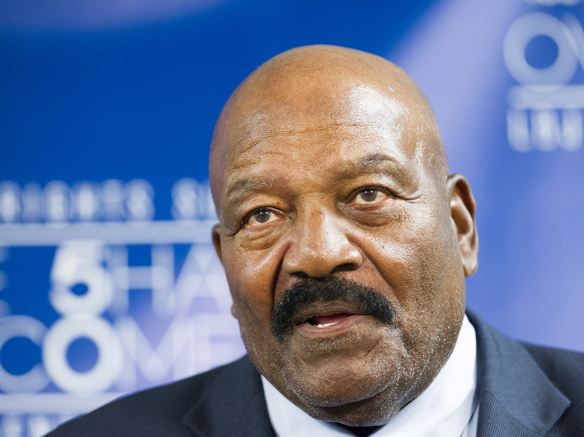 NFL Hall of Fame Cleveland Browns running back Jim Brown has died : NPR