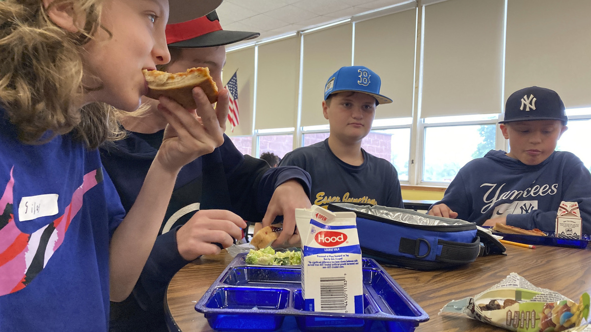 As students go back to school, many face a lunch bill for the first ...