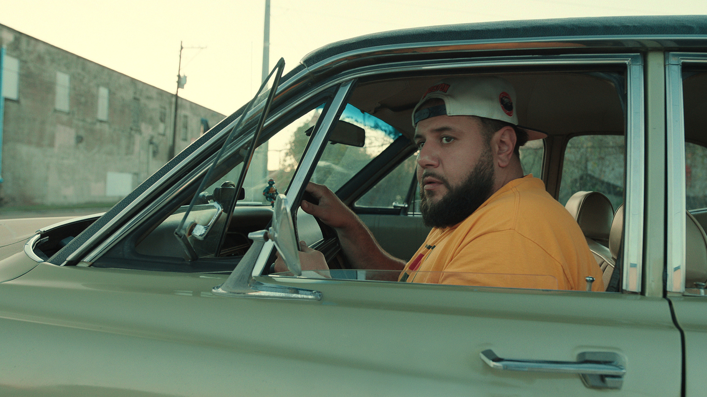 'Mo' is a singular comedy about work, family and bureaucracy : Pop ...