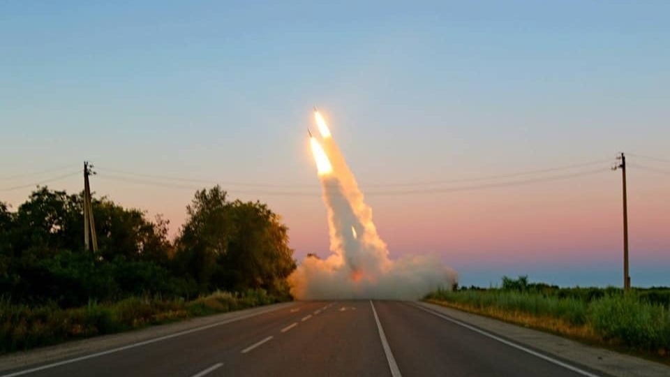 Ukraine uses U.S. rockets to retake land from Russia but troops say ...