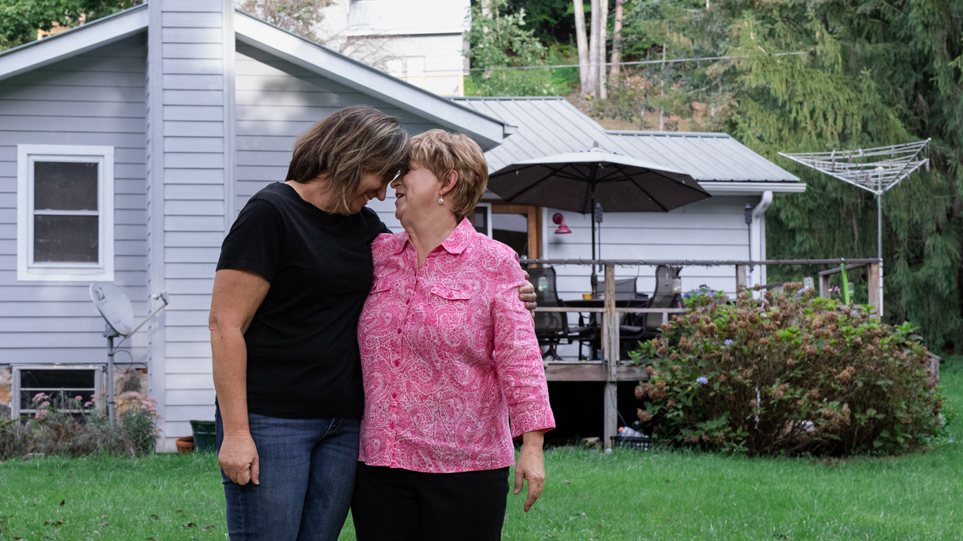 A gene test for early Alzheimer's raises questions for families : Shots ... A gene test for early Alzheimer's raises questions for families : Shots ...