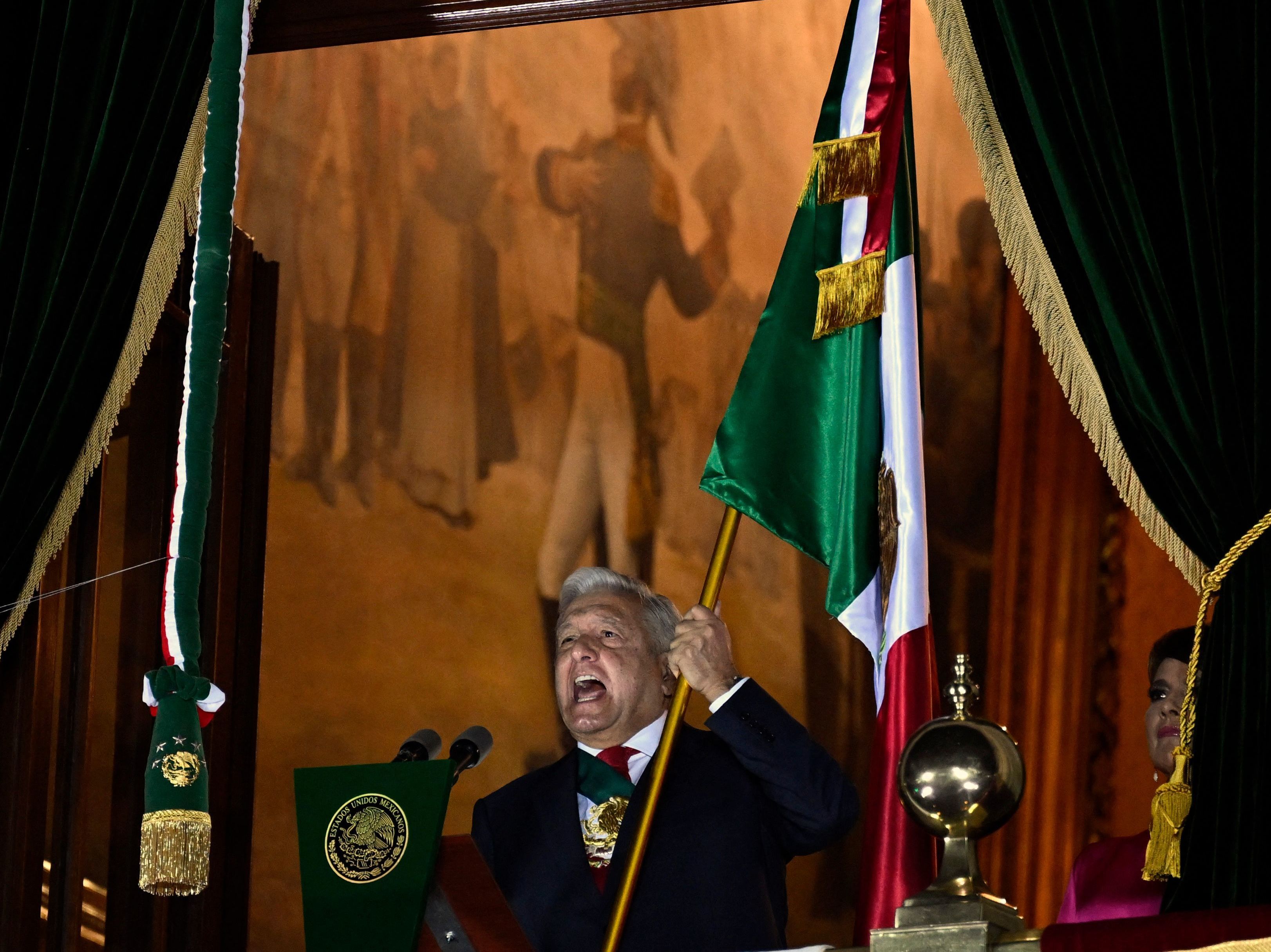 Mexico City's bells ring for Independence Day, in a massive celebration ...