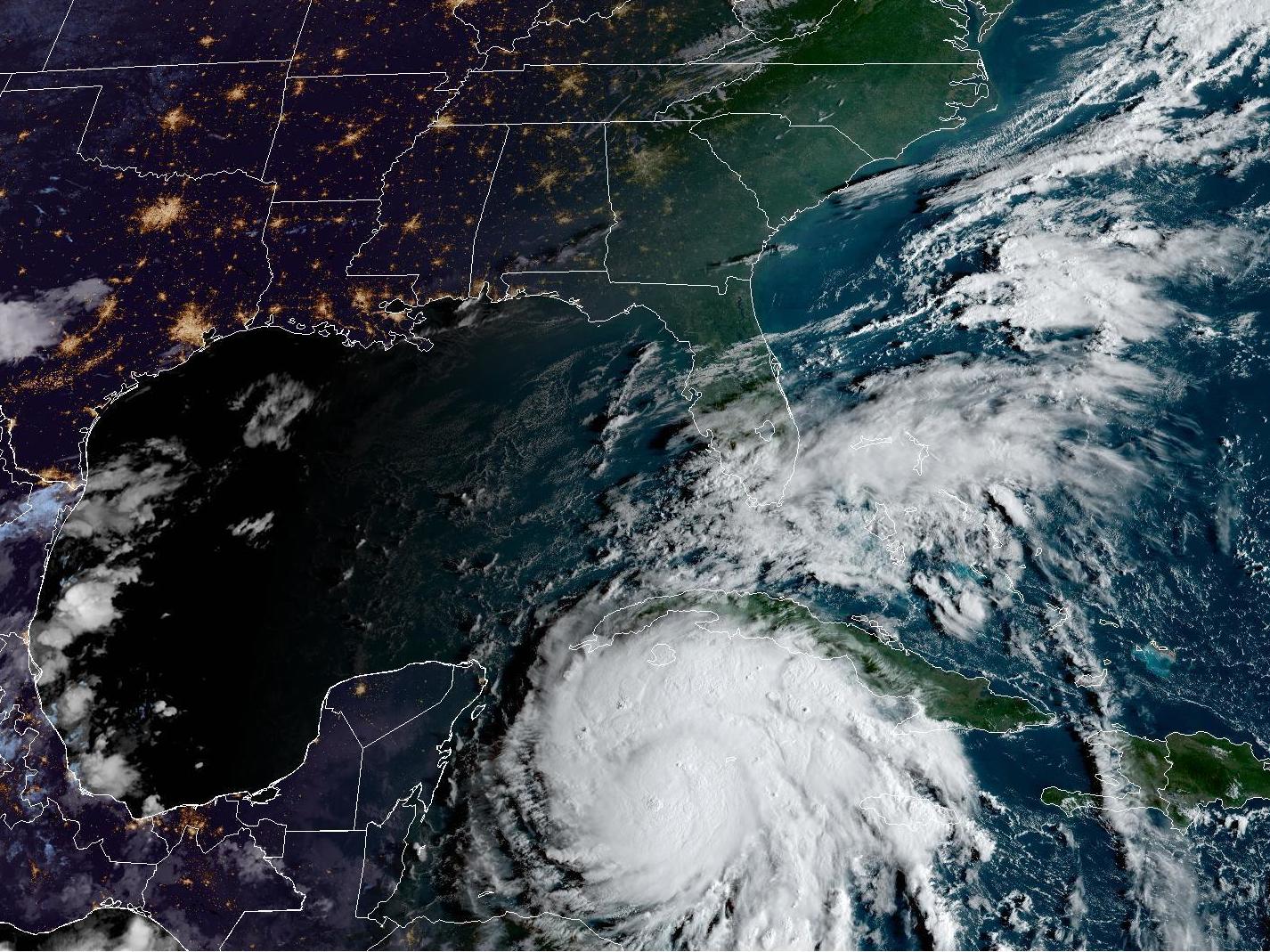 Hurricane Ian strengthens to a Category 3 storm as it takes aim at ...