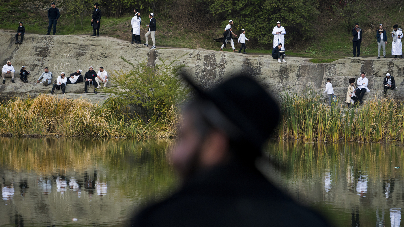 War didn't stop Hasidic pilgrims from gathering in Ukraine for the ...