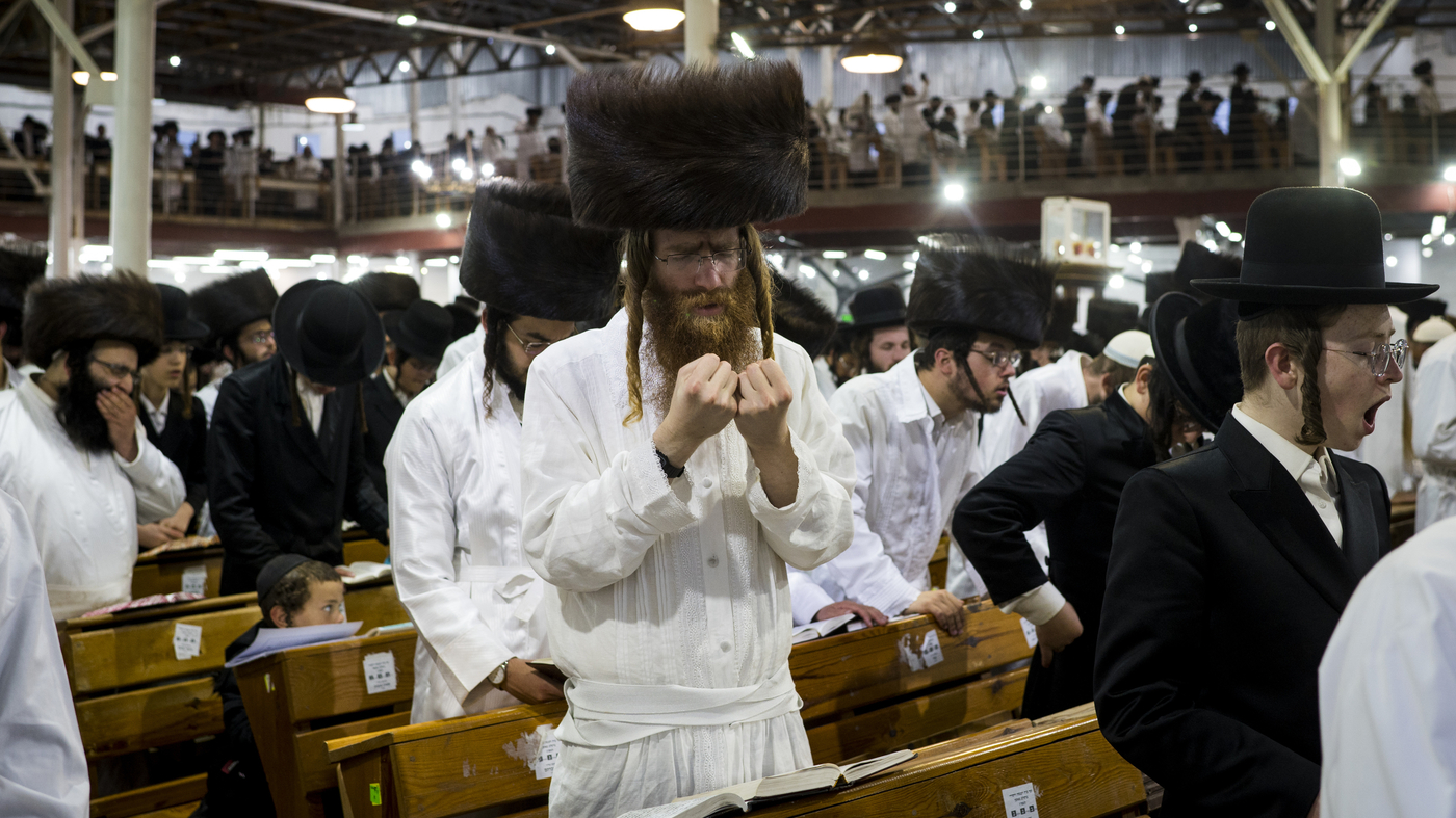War didn't stop Hasidic pilgrims from gathering in Ukraine for the ...