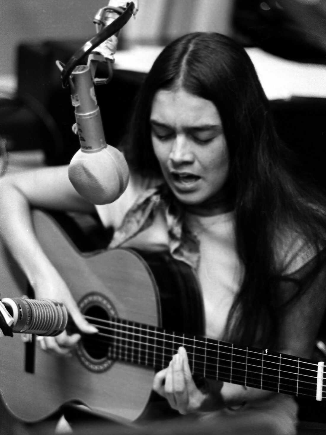 Unreleased for decades, Joyce Moreno's 'Natureza' is a snapshot of newfound freedom : NPR