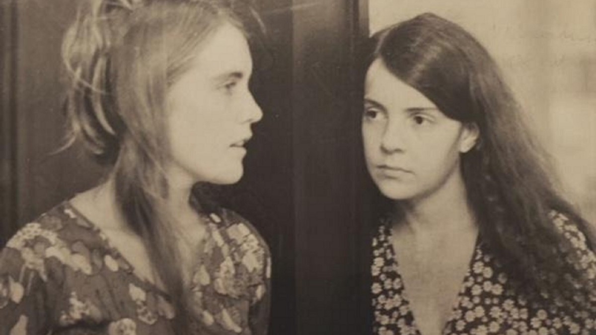 Hear Terre & Maggie Roche's previously unreleased 'Moonruns' : # ...