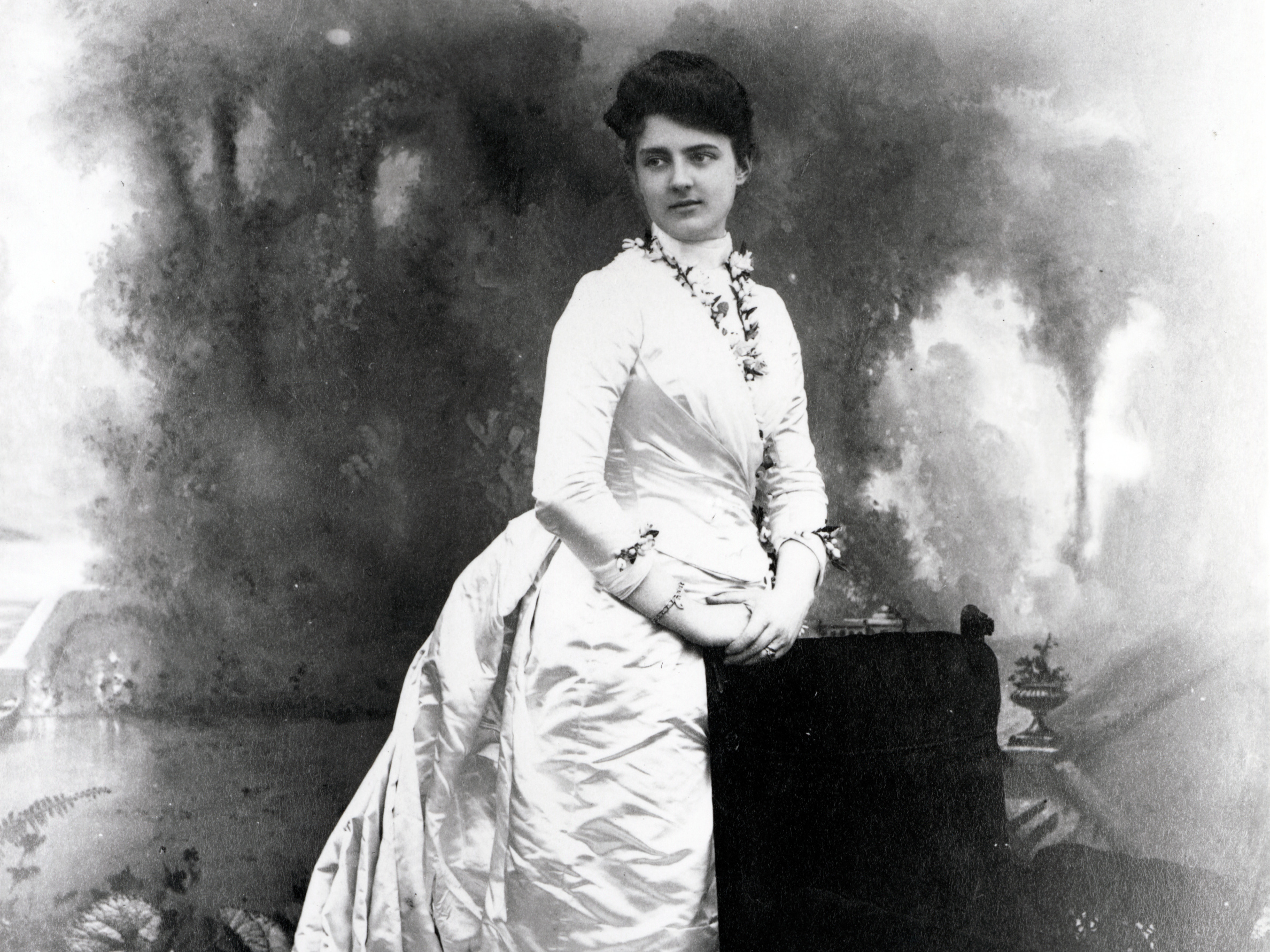 Naomi Biden joins a unique club: brides who say 'I do' at the White ...