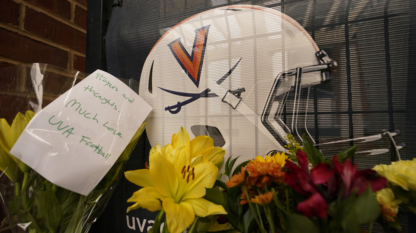 University of Virginia mourns for campus shooting victims : NPR