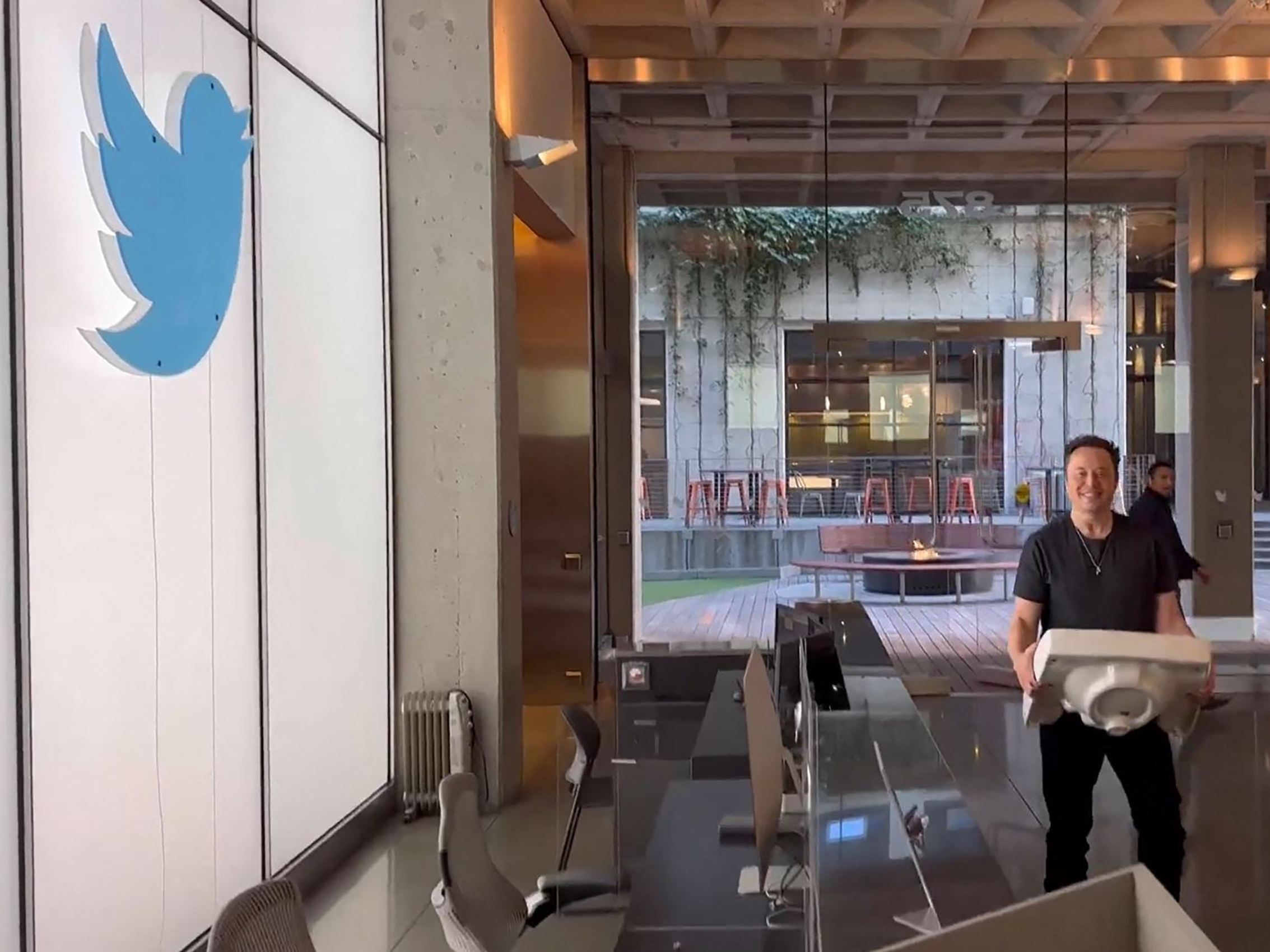 Twitter employees quit in droves after Elon Musk's ultimatum passes | NCPR News