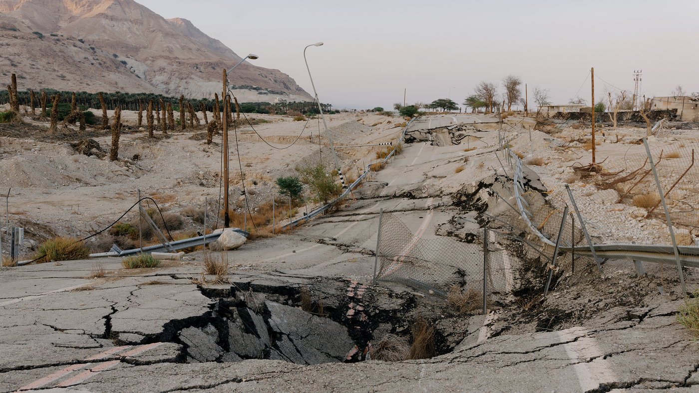 The Dead Sea is dying. These beautiful, ominous photos show the impact ...