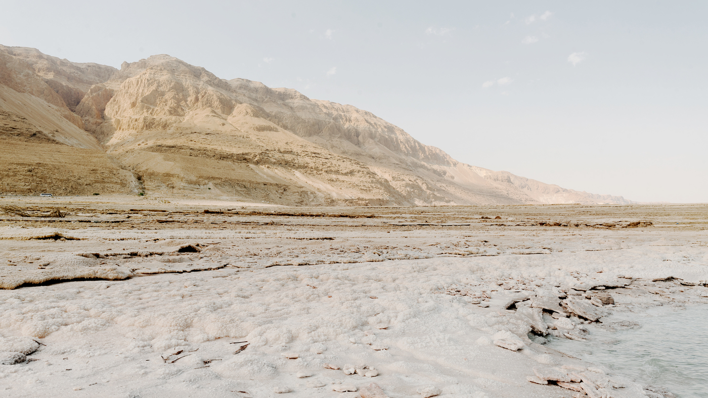 The Dead Sea is dying. These beautiful, ominous photos show the impact ...