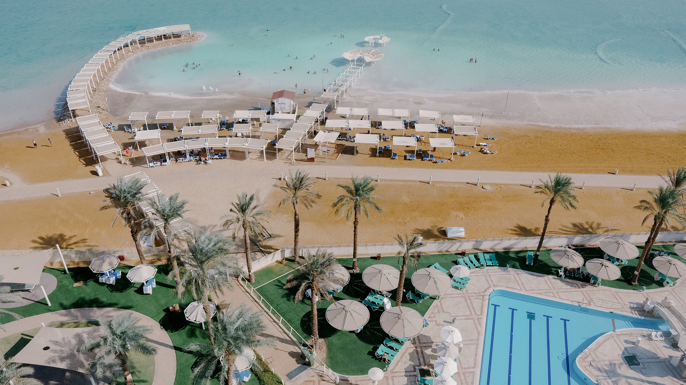 The Dead Sea is dying. These beautiful, ominous photos show the impact ...