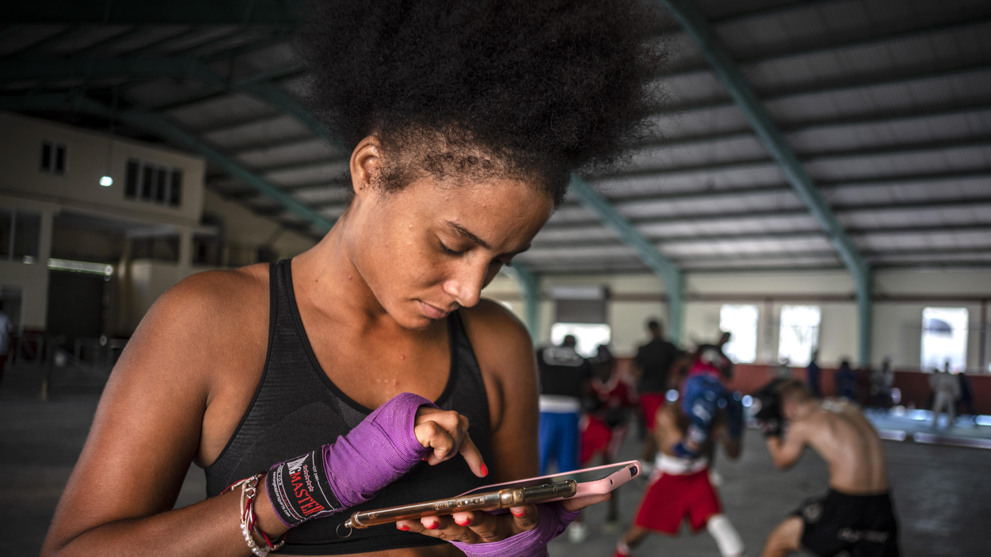 Boxing powerhouse Cuba lets women boxers compete : NPR