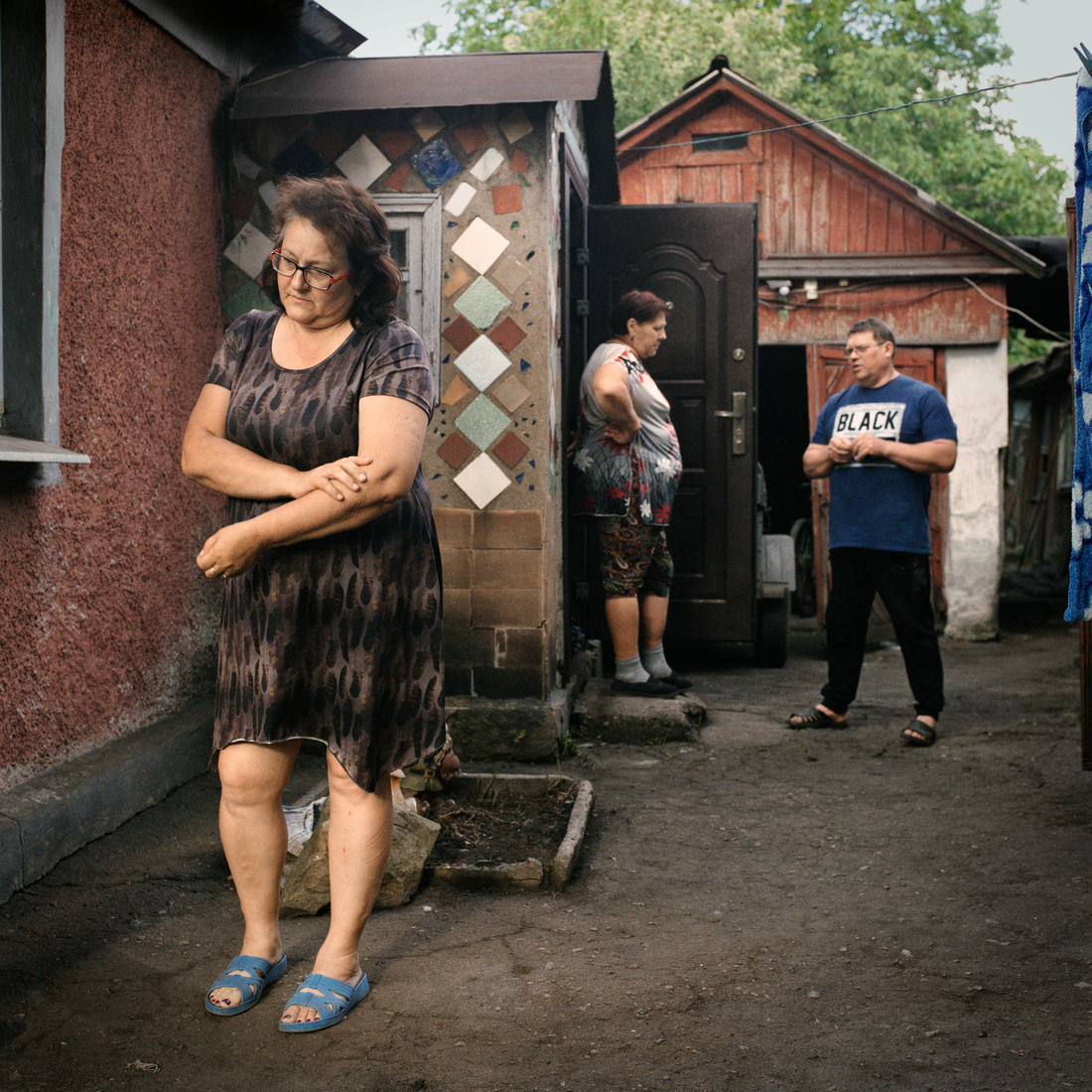 The Ukraine war isn't new. These intimate photos show 3 families ...