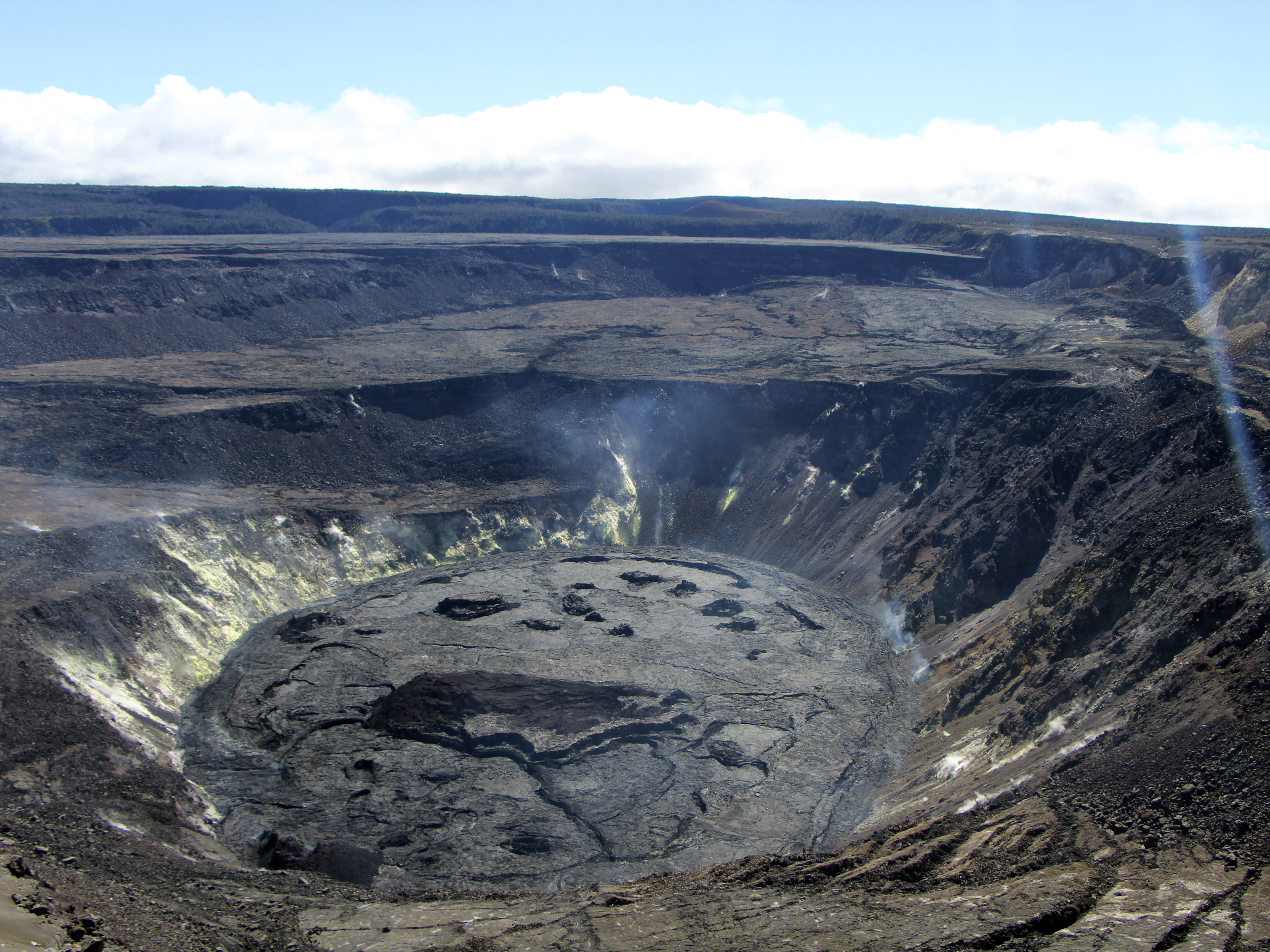 Hawaii's Mauna Loa and Kilauea volcanoes have stopped erupting ...