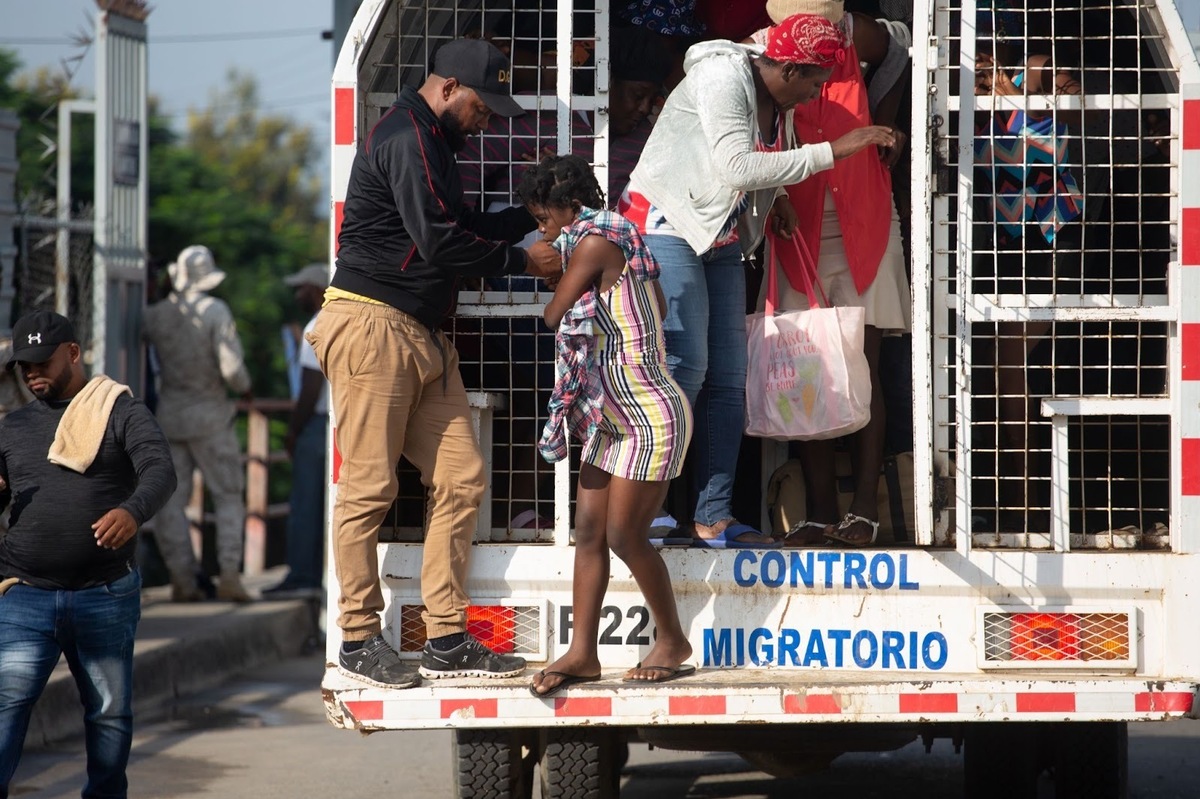 Aquí no se puede parir [Episodio extra] : Radio Ambulante : NPR