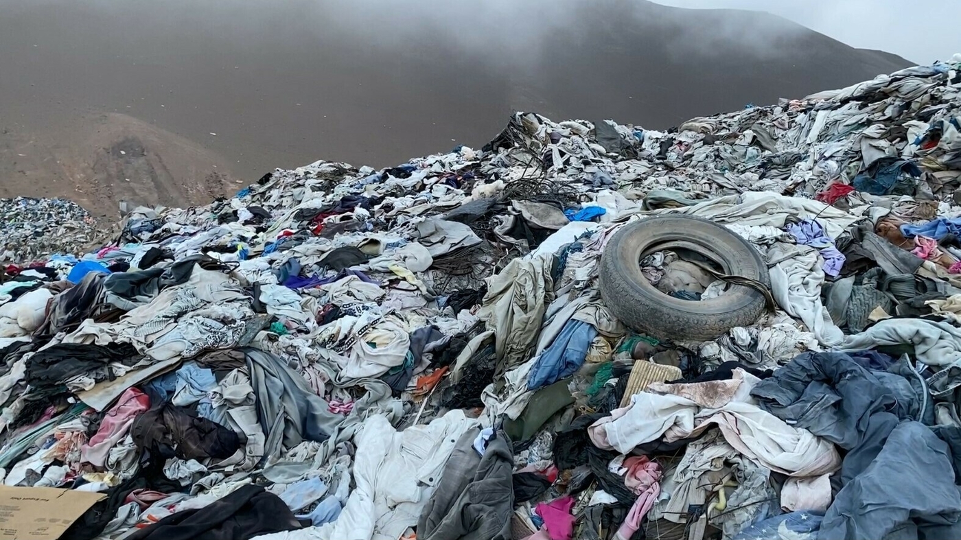 De la tienda al vertedero [Episodio extra] : Radio Ambulante : NPR