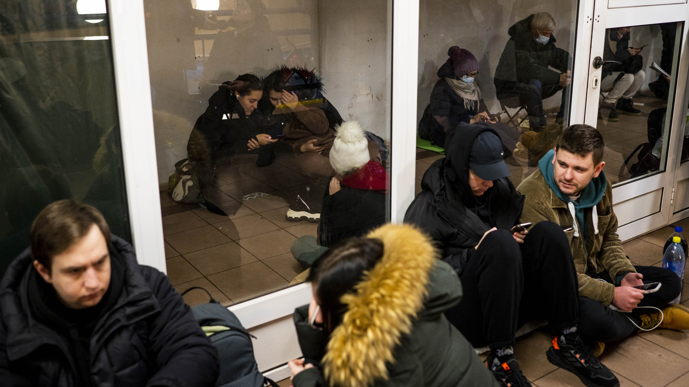 In Kyiv, daily life goes on during Ukraine's 2nd winter of war : The ...