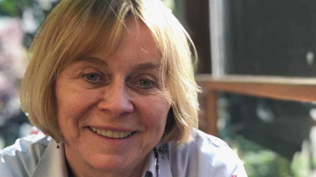 On Stephanie Cole's first day at a new job, a stranger puts her mind at ...