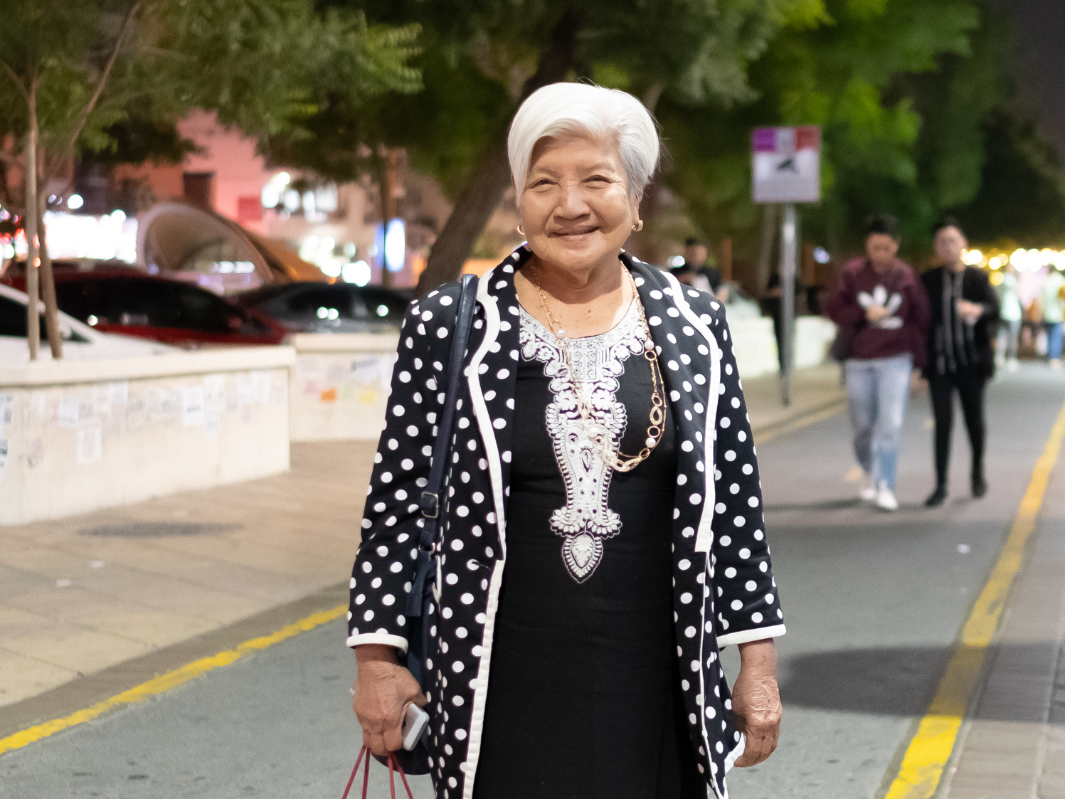 Filipino workers in Dubai gather to celebrate Christmas far away from ...