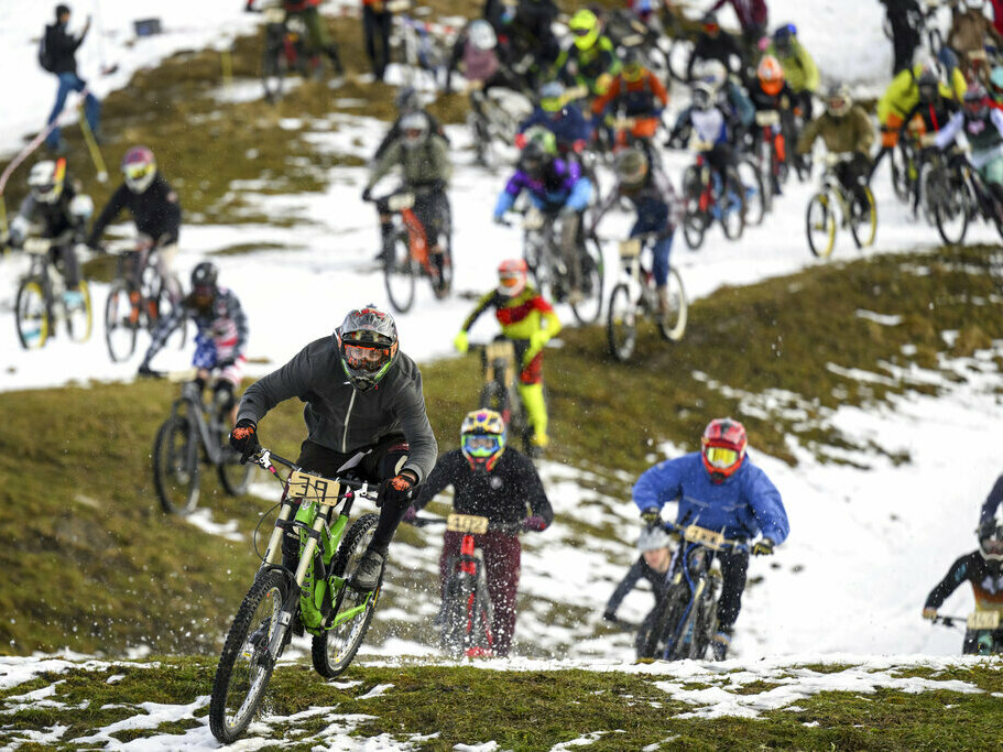 A stubborn La Nina and manmade warming are behind recent wild weather ...