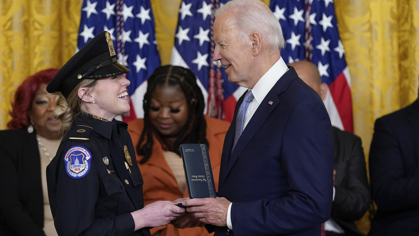 Biden marks the Jan. 6 Capitol attack by awarding Presidential Citizens ...