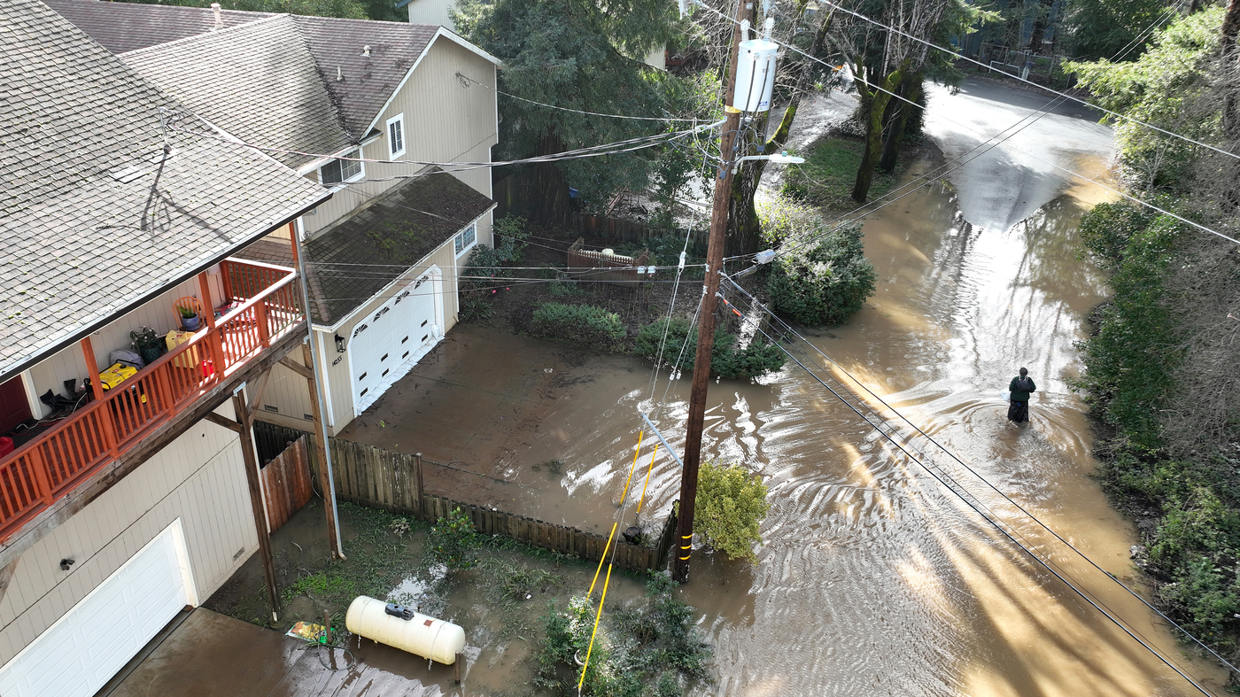 California storm updates: Death toll rises to 17 with communities ...